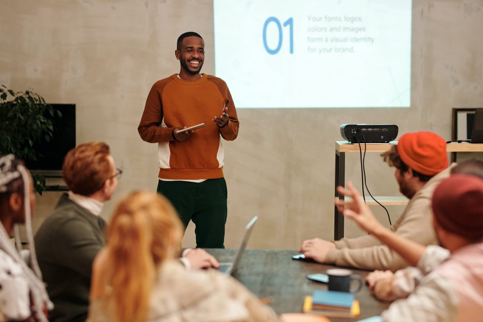 Top 3 presentation skills that make your audience sit up and listen ...